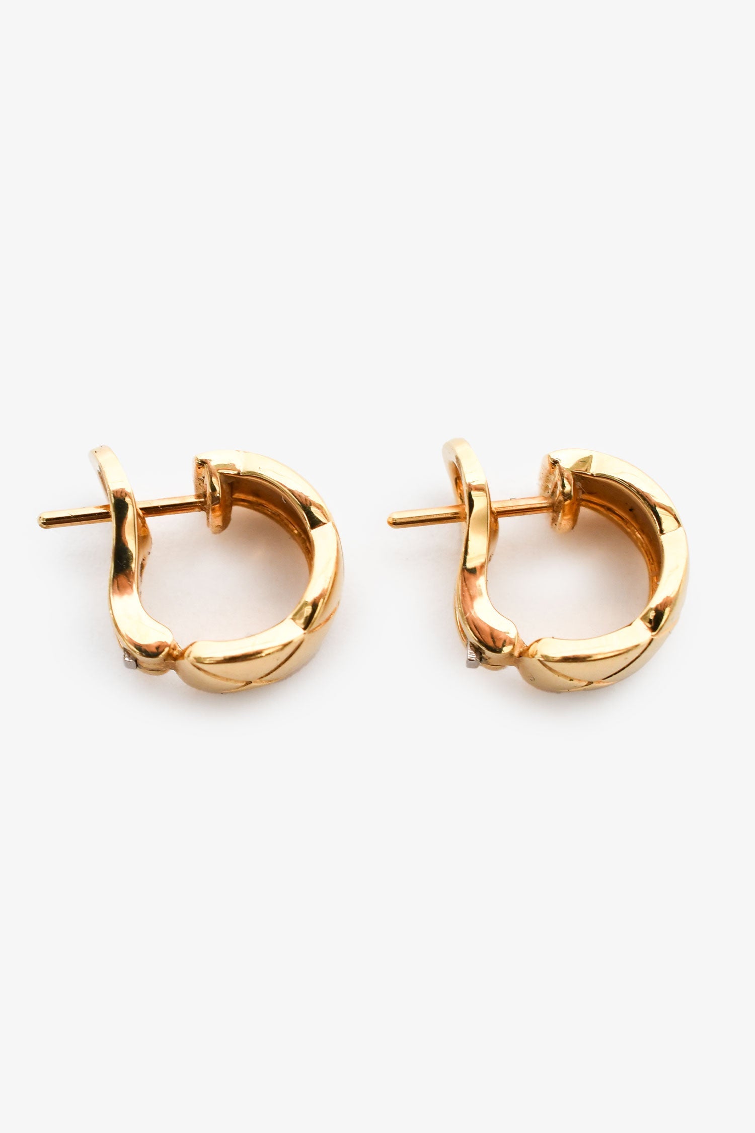 Pre-Loved Chanel™ 18K Yellow Gold 'Coco Crush' Earrings – Lux Second Chance